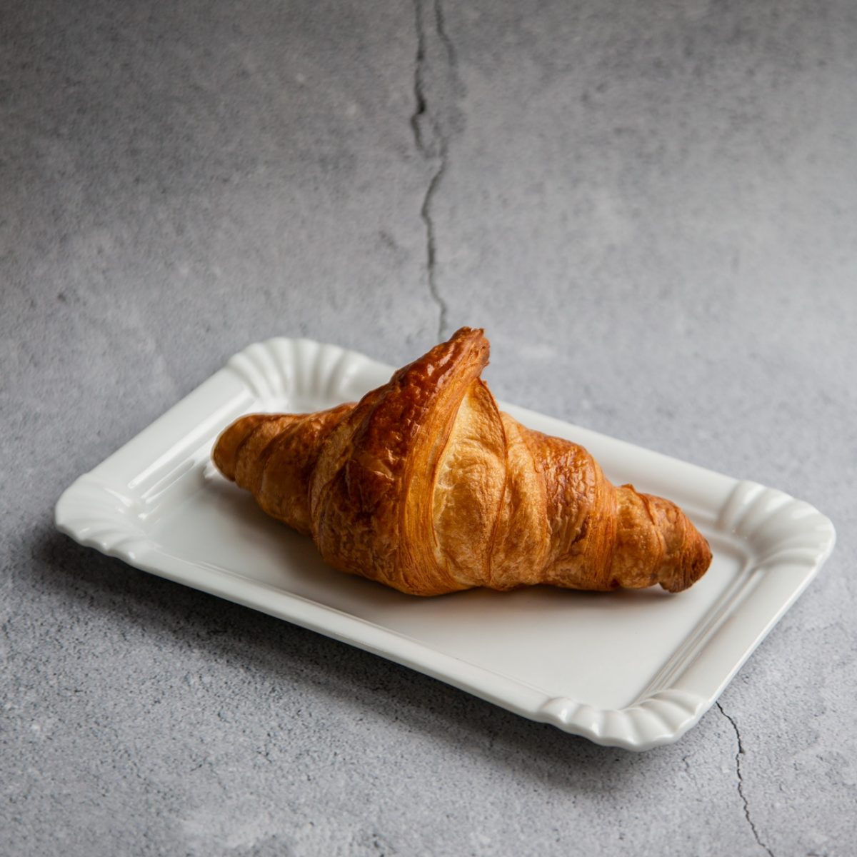 KROASAN SA PRŠUTOM – Šećer Kafeterije Beograd